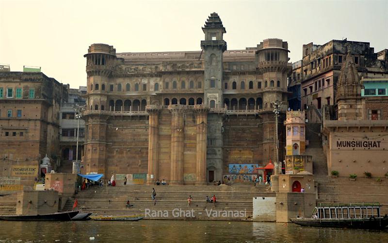 ฆาต (Ghats) ท่าแห่งเมืองพาราณสี (Varanasi)