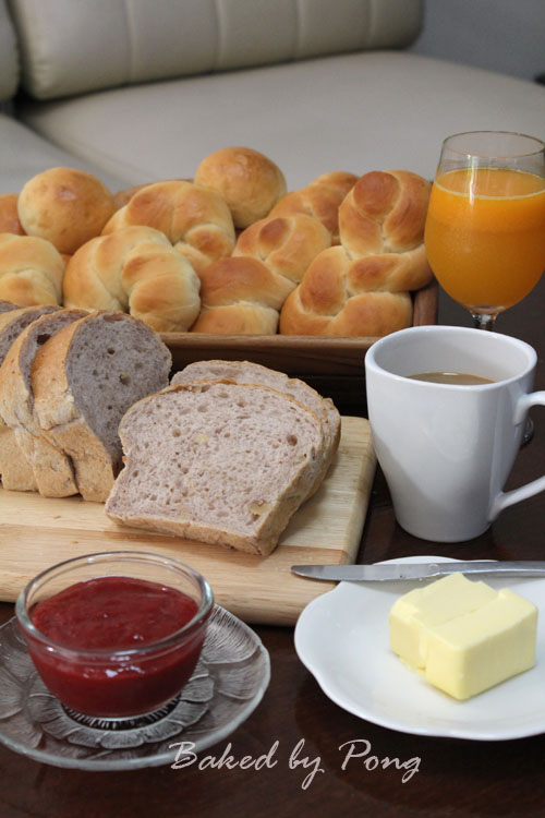 Bloggang.com : Baked by PonG : Double Soft Bread & Walnut Wholewheat Bread
