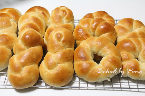 Bloggang.com : Baked by PonG : Double Soft Bread & Walnut Wholewheat Bread