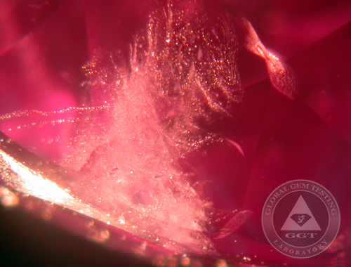 ทับทิมสังเคราะห์แบบฟลักซ์ (Synthetic Flux Ruby)