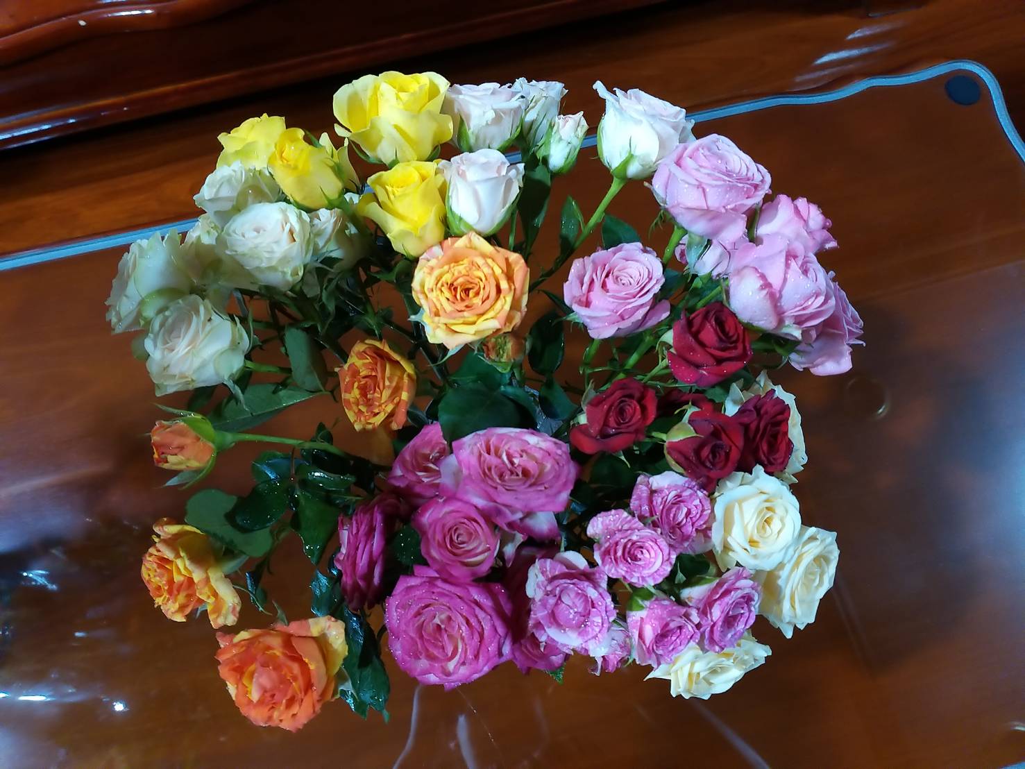 กุหลาบ Mix Spray Roses