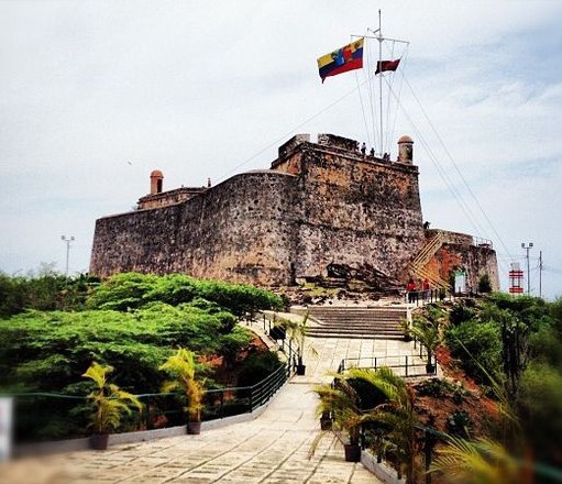 บาทหลวงให้ศีลล้างบาปทหารก่อนตายในที่รบ