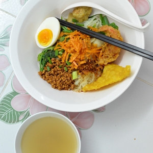 กองทัพต้องเดินด้วยท้อง มื้อนี้ขอเสนอเย็นตาโฟรสเด็ด อร่อยได้โดยไม่ต้อง ...