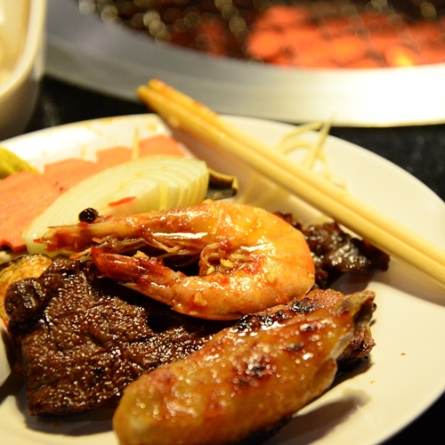 อิจิโร่ บุฟเฟ่ต์ปิ้งย่างสุดคุ้ม หอมกรุ่นบนเตาถ่าน