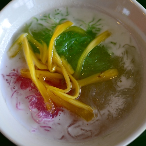 ทับทิมกรอบ วัชรพล ชิมของคาวของหวานแบบไทยๆ