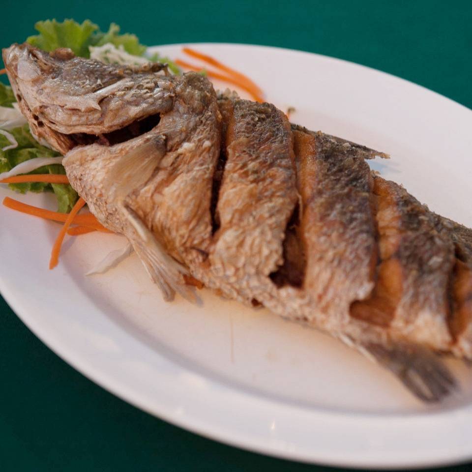 คุ้มเรือแก้ว ชิลล์บรรยากาศริมน้ำ อร่อยล้ำกว่าใครกับหลากเมนู