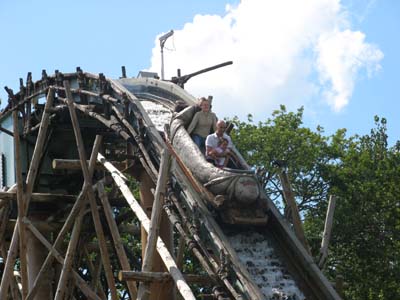 ไปเล่น ของ เล่น ที่ Parcs Astérix กัน