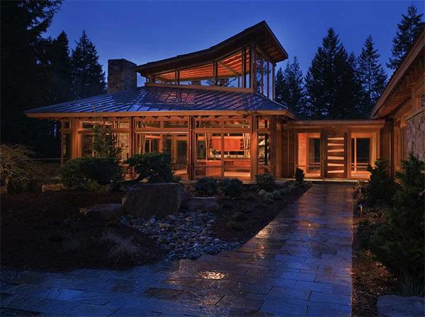 Luxury Wooden House Among the Trees of Rural Seattle