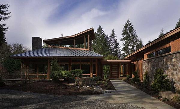 Luxury Wooden House Among the Trees of Rural Seattle