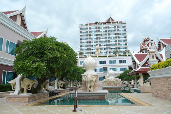 Review : โรงแรม Grand Pacific Sovereign Resort&spa cha-am