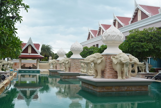 Review : โรงแรม Grand Pacific Sovereign Resort&spa cha-am