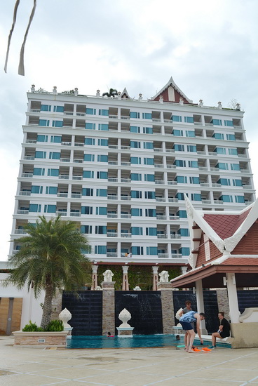 Review : โรงแรม Grand Pacific Sovereign Resort&spa cha-am