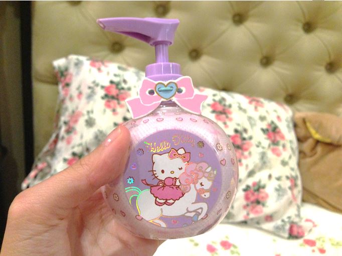 [รีวิว] จะน่ารักไปไหน Fresh & Dry Hello Kitty Body Lotion + Oil Clear ...