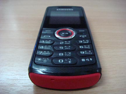 คุณ คุณ และคุณ อยากได้อะไรกลับโทรศัพท์ ราคาถูก กลับ Samsung GT-E2120