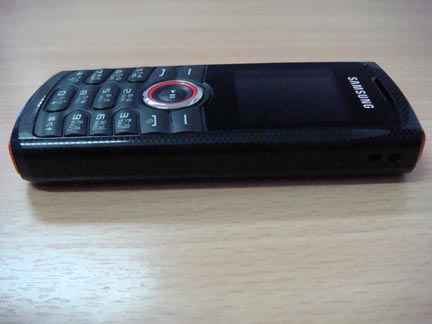 คุณ คุณ และคุณ อยากได้อะไรกลับโทรศัพท์ ราคาถูก กลับ Samsung GT-E2120