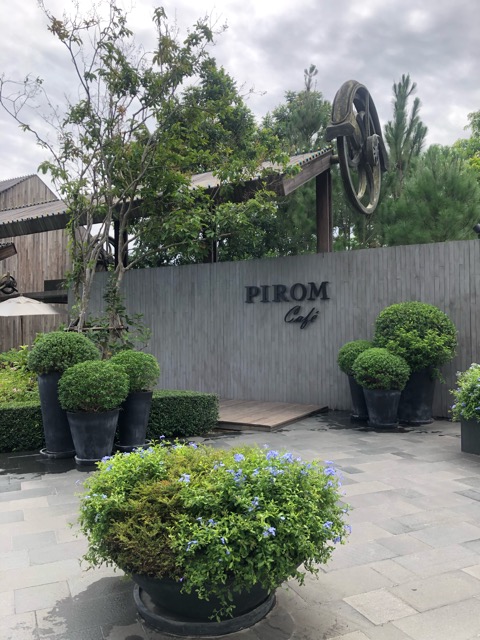 รีวิว ภิรมย์ คาเฟ่ เขาใหญ่ (Pirom Cafe Koh Yai) ขับรถดื่มกาแฟเช้าที่เขาใหญ่