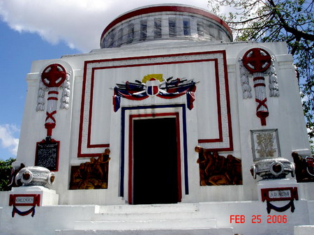 อยู่กับความตาย : Manila North Cemetery