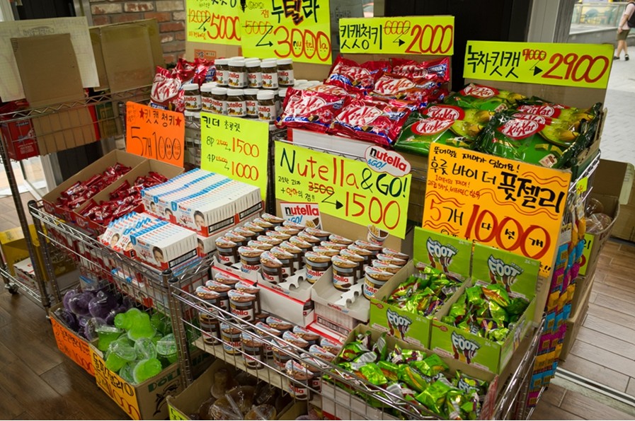 Snack outlet สวรรค์ของคนรักขนม