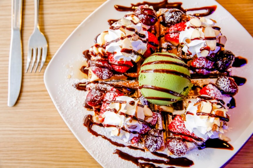 ร้านวาฟเฟิลหน้าเต็ม Waffle Monster