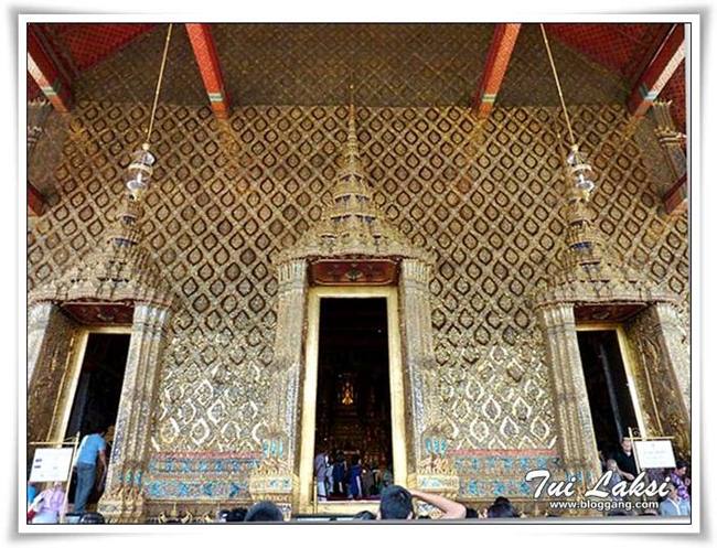 Tui Laksi วัดพระศรีรัตนศาสดาราม วัดพระแก้ว