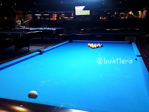 Hustler @ Times Square ; Asoke