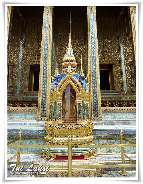 Tui Laksi วัดพระศรีรัตนศาสดาราม วัดพระแก้ว