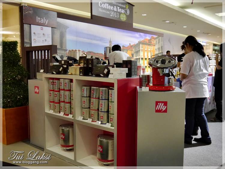 พาชมงาน “Future Park International Coffee & Tea Showcase 2013”