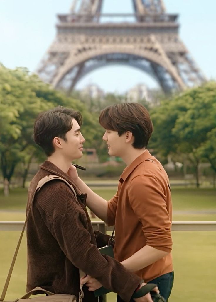 ใครคืออองชองเต (Enchanté) (2022)