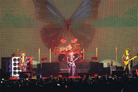 20th Anniversary L'arc en ciel World Tour 2012 live in Bangkok