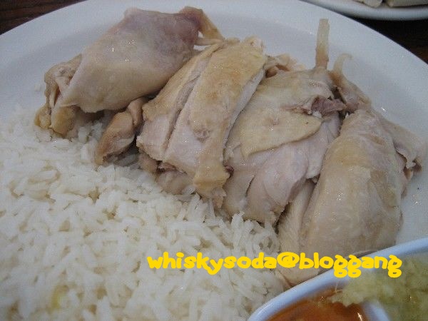 ミข้าวมันไก่ไหหลำสูตรสิงค์โปร์ (Hainan Chicken Rice)@Savoy Kitchenミ ...