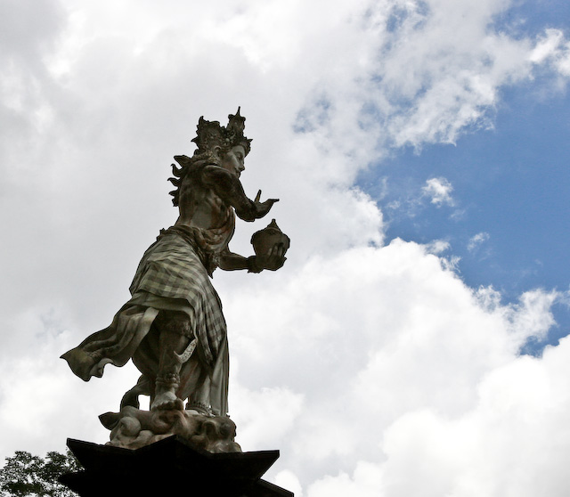 Bloggang.com : wildbirds : พาชม วัดน้ำพุศักดิ์สิทธิ์ Titra Empul ที่ ...