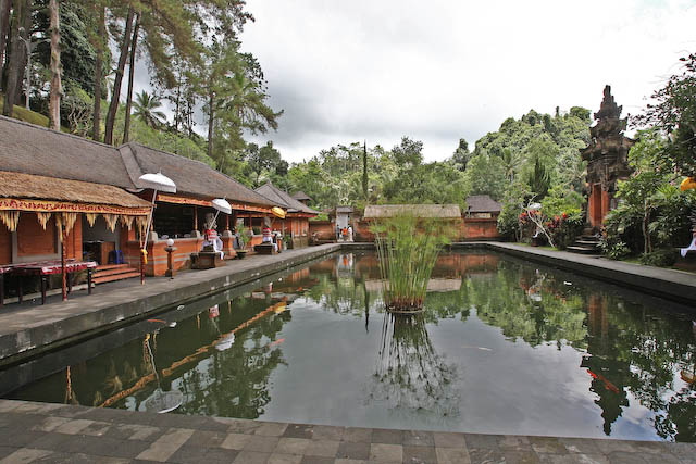 Bloggang.com : wildbirds : พาชม วัดน้ำพุศักดิ์สิทธิ์ Titra Empul ที่ ...